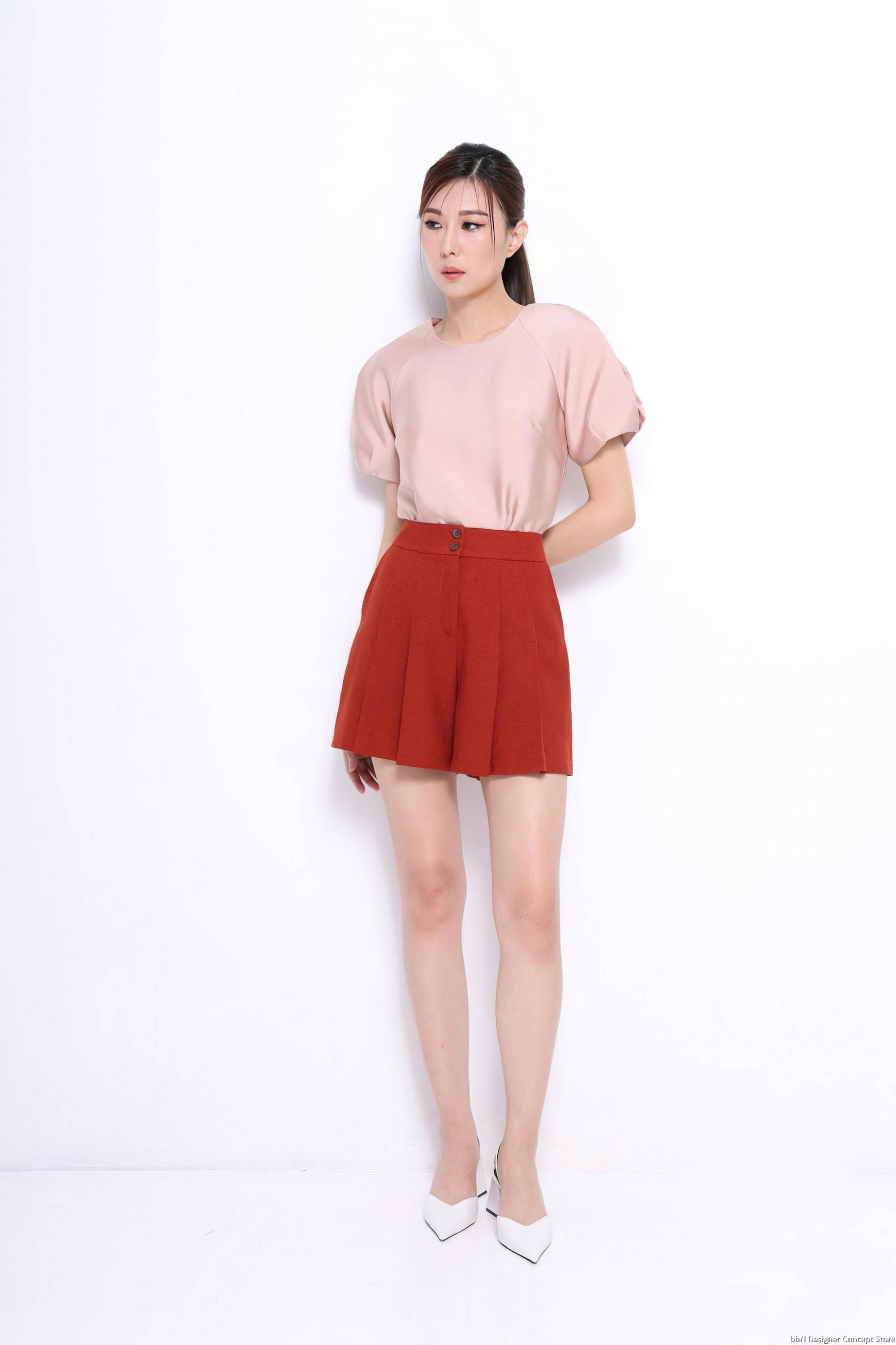 Pleated Front Button Detail Shorts P575