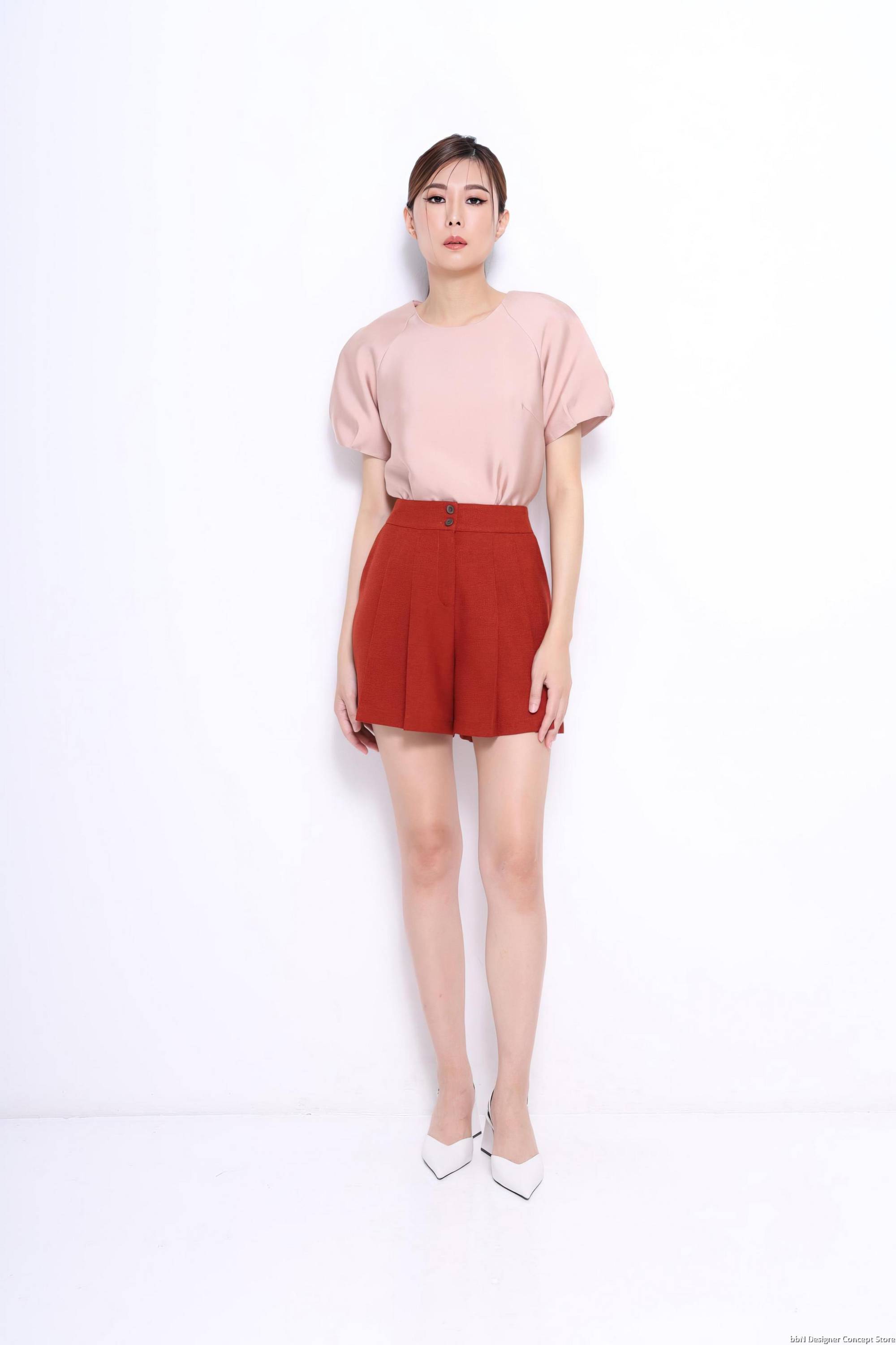 Pleated Front Button Detail Shorts P575