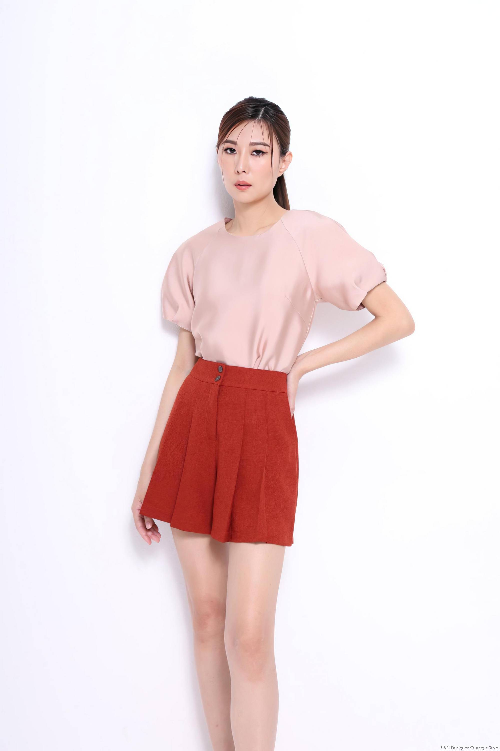 Pleated Front Button Detail Shorts P575