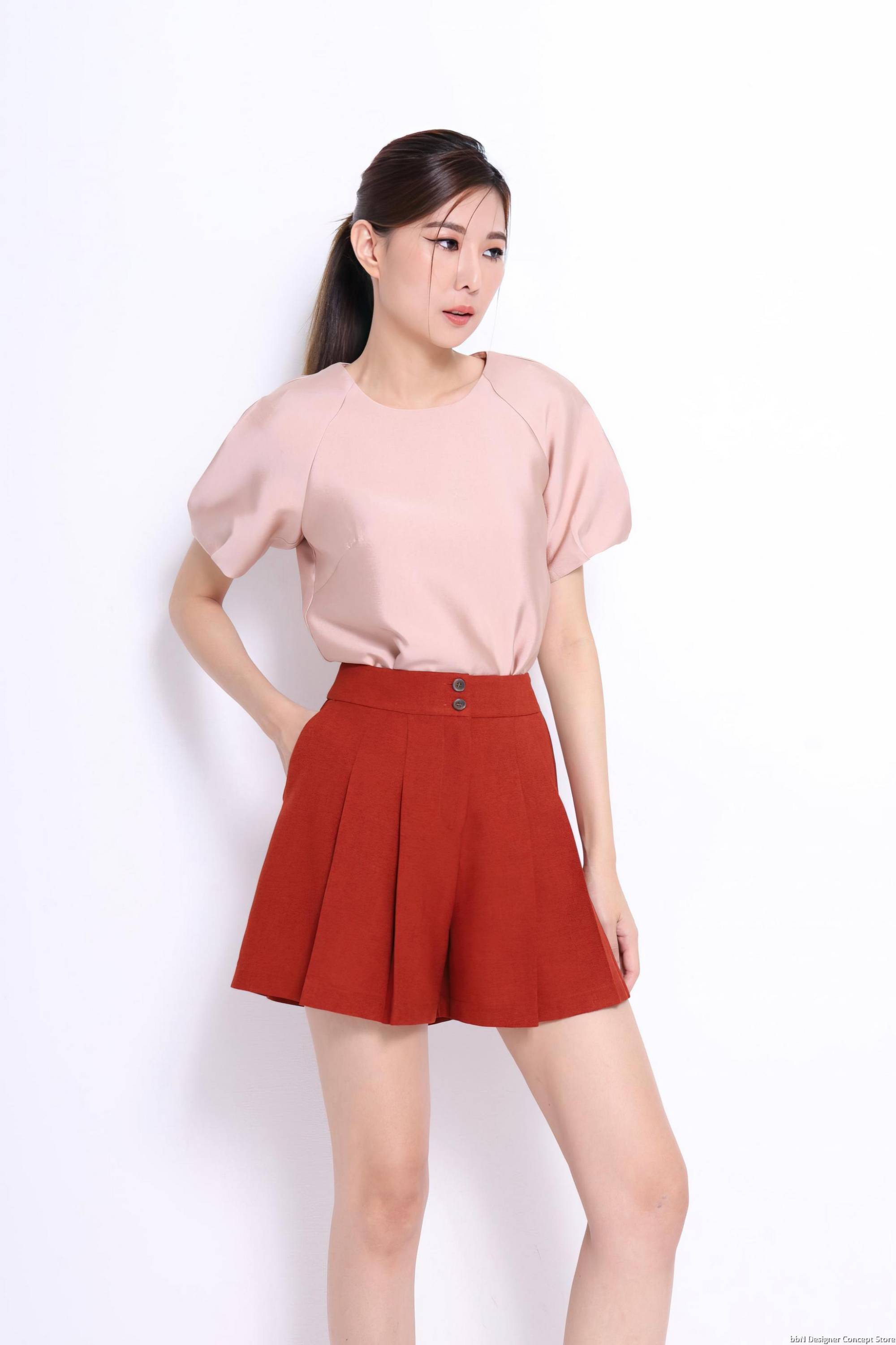 Pleated Front Button Detail Shorts P575